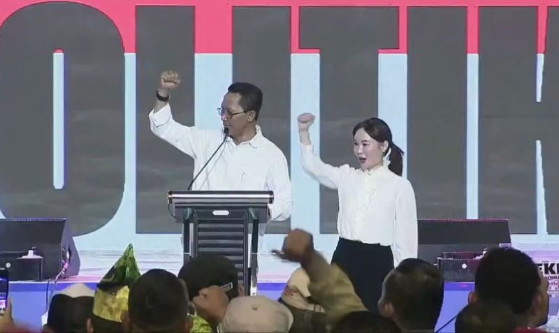 Chemistry di Panggung Deklarasi: Amsakar-Li Claudia Harmoni Pimpin Batam